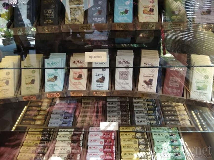 Yogyakarta: Make Your Own Chocolate Monggo and Pottery - What to Expect: The Experience from Start to Finish