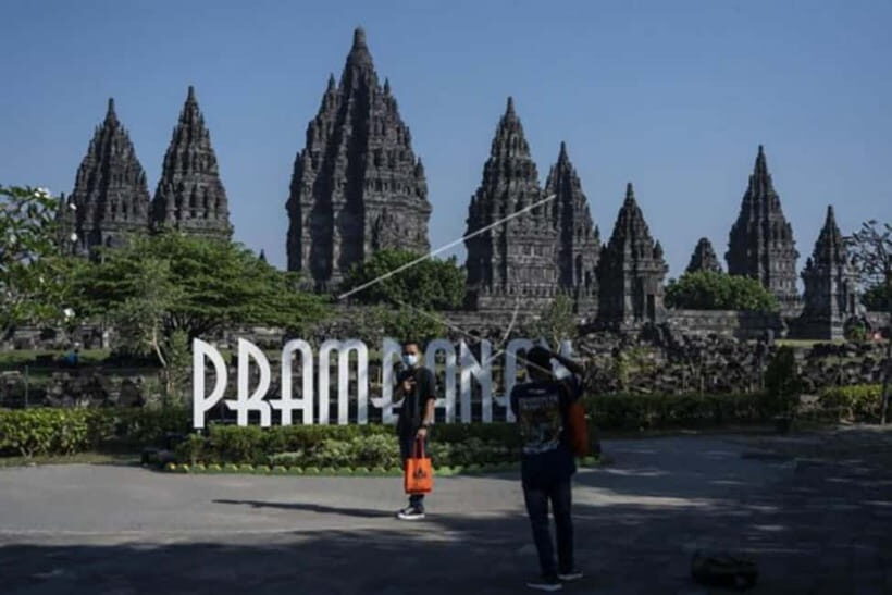 YOGYAKARTA ; Prambanan The Bigest Hindu Tempel & Sewu Tempel - Introduction: A Journey Through Indonesia’s Ancient Temples
