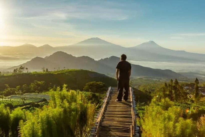 YOGYAKARTA: SILANCUR HIGHLAND/NEPAL VAN JAVA/BOROBUDUR - Nepal Van Java: A View of Local Life on the Mountain Slope