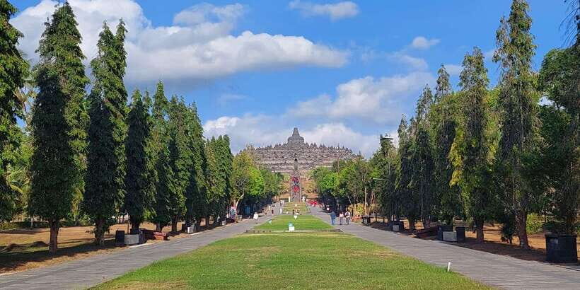 Yogyakarta: Sunrise Borobudur & Prambanan, with lunch option - A Deep Dive into the Experience