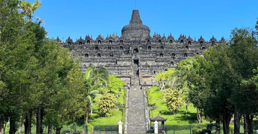 Yogyakarta: Tour Borobudur, Mendut, & Pawon Temples - Practical Tips for Your Visit