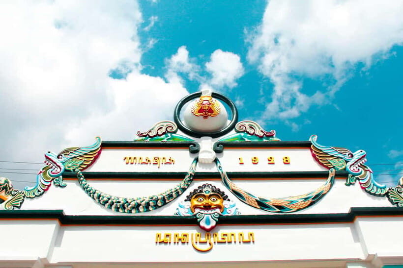 Yogyakarta : Walking Tour and Food Tasting inside Palace - An In-Depth Look at the Tour Experience