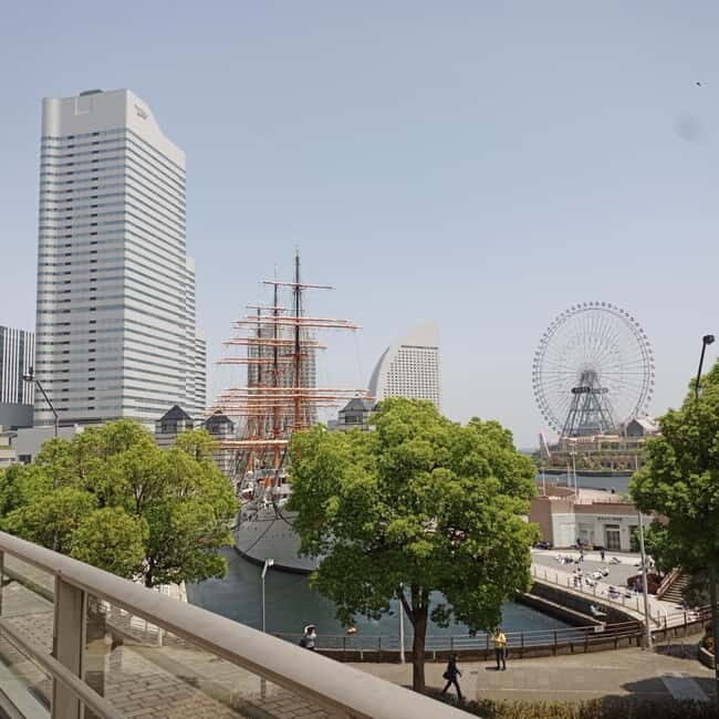Yokohama: Tour with Coffee and Lunch - Transport, Group Size, and Practicalities