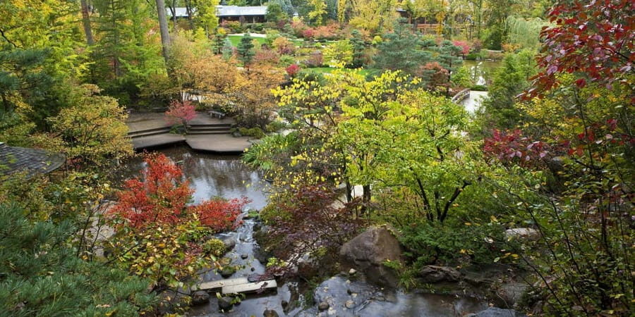 1-Day Tour Lake Geneva & Anderson Japanese Gardens - What Does the Tour Include and What’s Extra?
