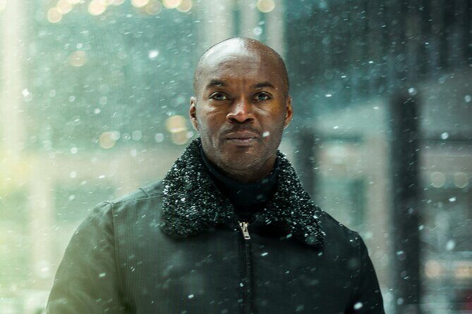 1-Hour Private Guided Photography Tour in Toronto - The Experience Hour in Detail