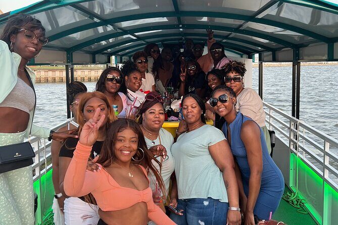 2-Hour Houston Pedal Party Barge with a Licensed Captain - Who Is This Tour Perfect For?