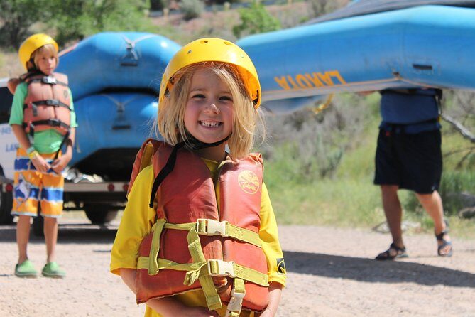 2-Hours Glenwood Springs Short and Mild Family Raft Trip - The Guides & Safety