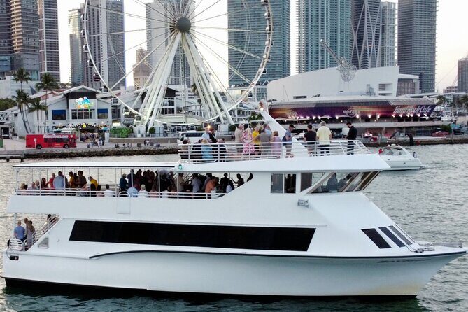 3 Story 100ft Hip Hop Yacht Party with 3 Hour Open Bar - What Youll Experience on the Yacht