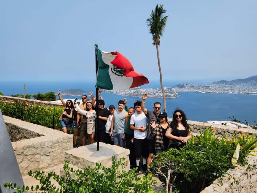 4-6HR ACAPULCO FUN DAY WITH DIVERS SHOW, LUNCH BEACH FRONT - A Practical and Authentic Acapulco Experience