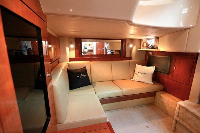 5-Hour Private 40' Yacht 2-Stop Tour to In-Ha reef with Food, Drinks & Snorkel - Itinerary Breakdown