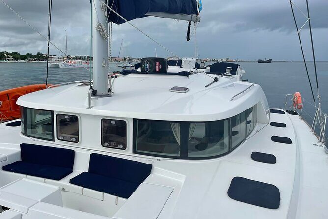5 Hr Private Catamaran Cruise with lunch and drinks to 15-20 ppl - Who Should Consider This Tour?