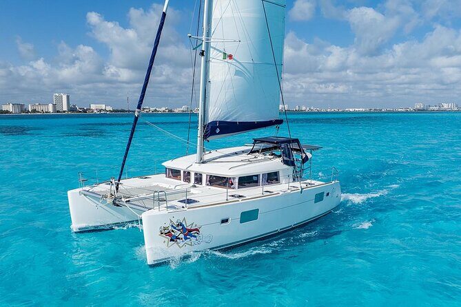 7hrs 42ft Luxury Catamaran Private Charter Cancun to Isla Mujeres - What Sets This Tour Apart?