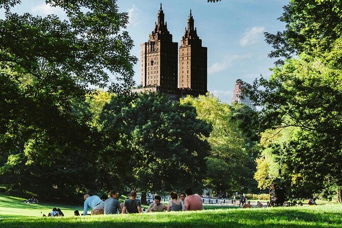 A Scenic Walking in Tour Central Park - Discovering the Park’s Natural and Cultural Highlights