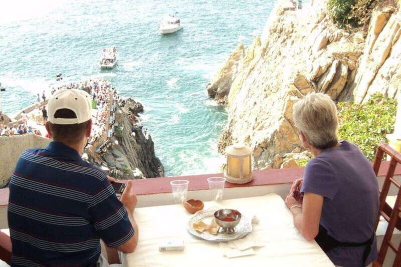 -Acapulco: Cliff Divers at La Quebrada with Lunch and Drinks - What to Expect from the Tour