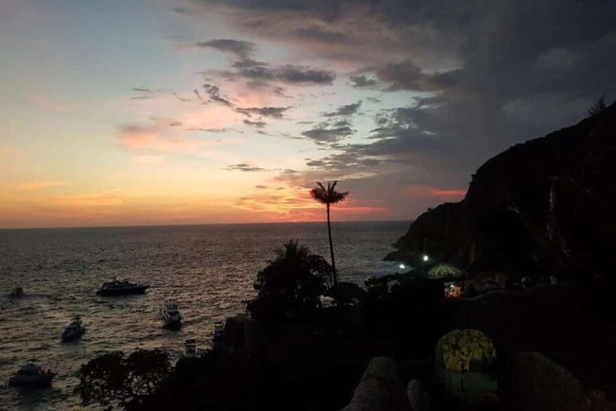 -Acapulco: High Cliff Divers Show + Sunset/Different Options - Who Is This Tour Best For?