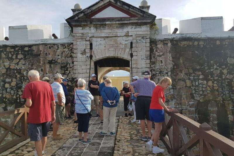 -Acapulco: Historical City Tour with Market Visit & Lunch - The Practical Side: What to Expect and Why It Matters