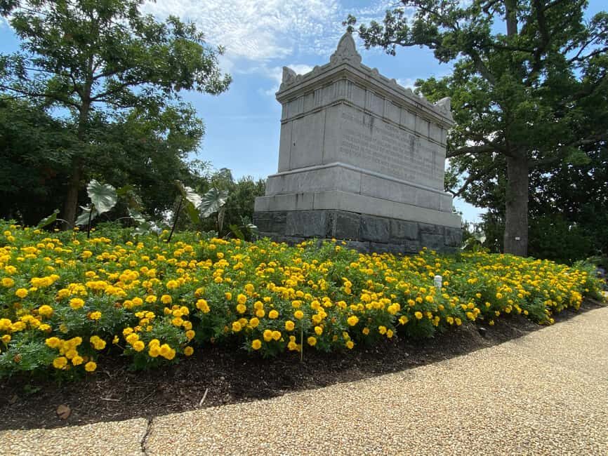 Arlington Cemetery: Private Tour for up to 10 Guests - Who Should Book This Tour?