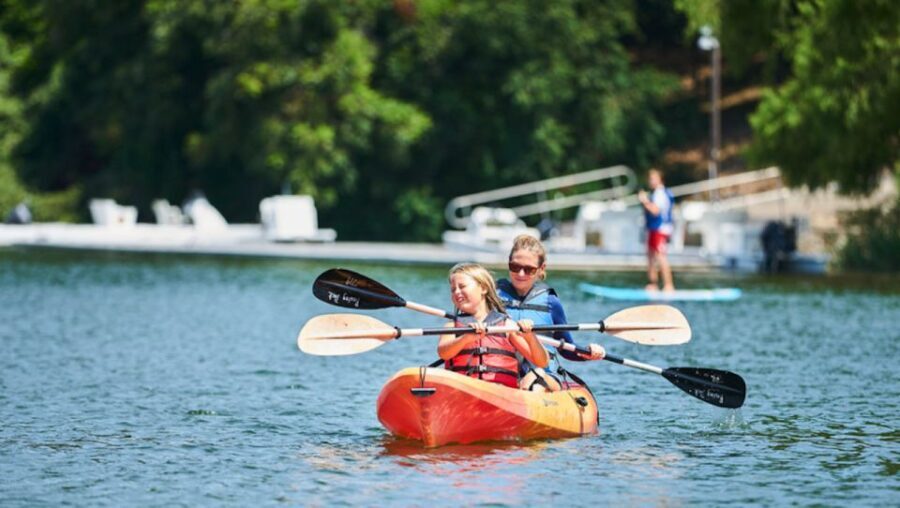 Austin: Congress Avenue Sunset Bat Kayaking Tour - The Experience of Bat Watching at Sunset