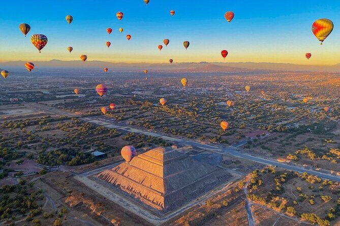 Balloon flight + Breakfast in cave + Pyramids + Pick up CDMX. - What We Love About This Tour