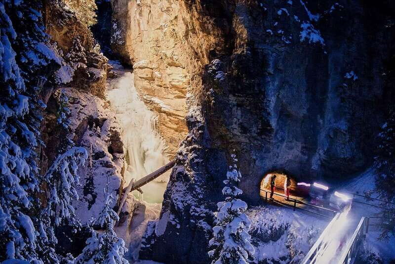 Banff: Johnston Canyon Evening Icewalk - What’s Included and How It Works