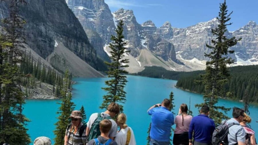 Banff, Lake Louise, Moraine ,Emerald & Johnston Canyon tour - Key Points