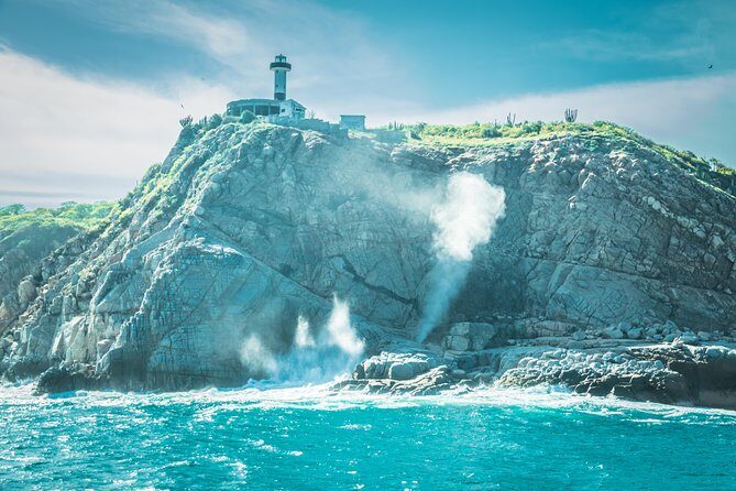 Bays of Huatulco and Snorkeling Experience with Drinks - Baños Maguey and El Organo: The Perfect Lunch Spot