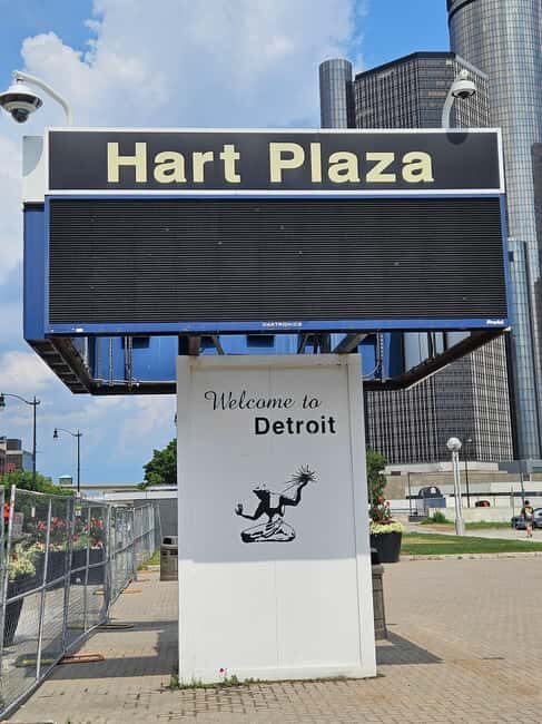 Best Detroit Walking Tour - Exploring Detroit’s Architectural Gems