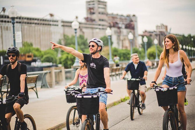 Bike / E-bike Tour : Downtown, Old Montreal, Waterfront by Fitz - The Itinerary in Detail