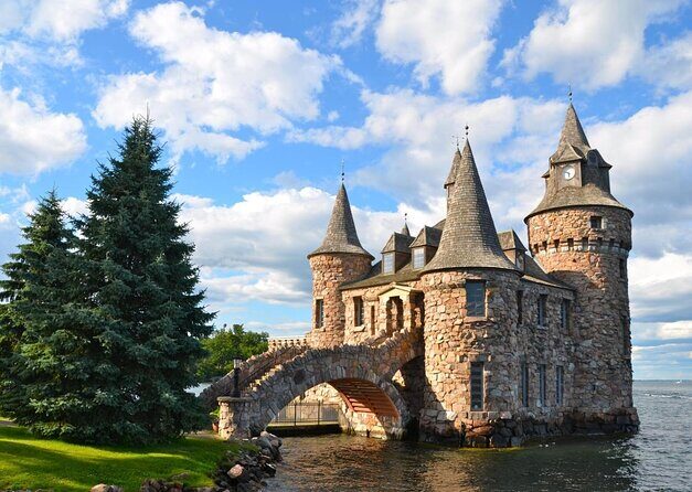 Boldt Castle and Thousand Islands Helicopter Tour - The Flight Itself
