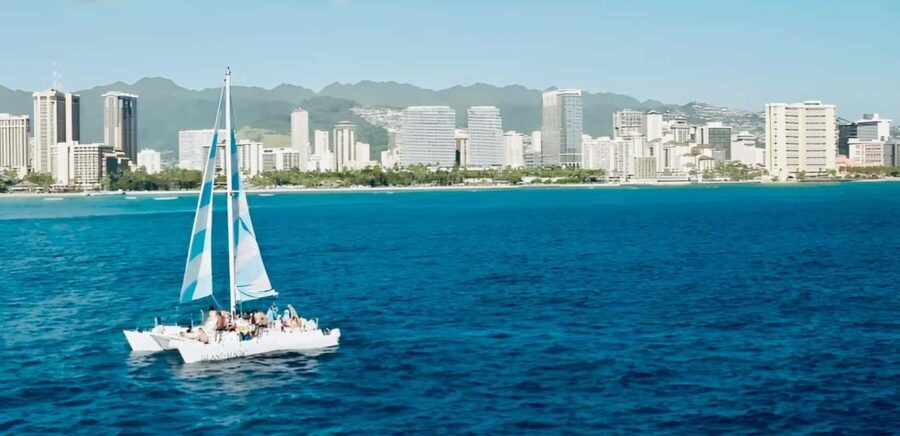 BYOB Weekend Sightseeing Sail towards Diamond Head - What to Expect on the Water