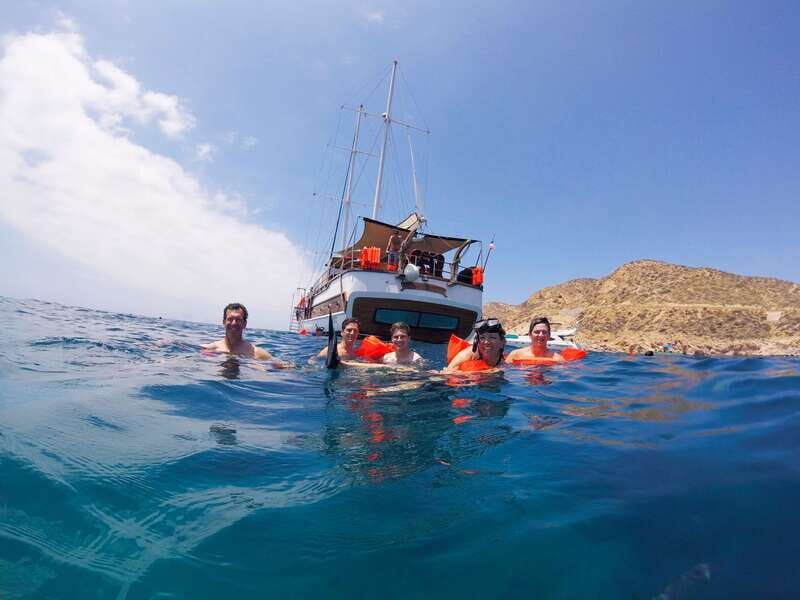 Cabo: Luxury Yacht Snorkel Cruise with Lunch and Open Bar - What Makes This Yacht Snorkel Cruise Stand Out