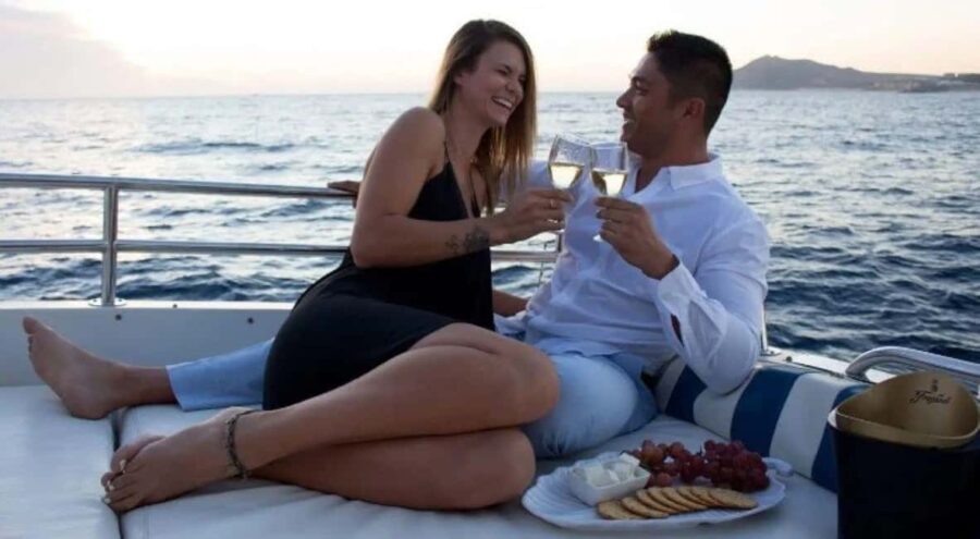 Cabo San Lucas: Romantic Dinner on a Private Yacht - Why the Views Matter