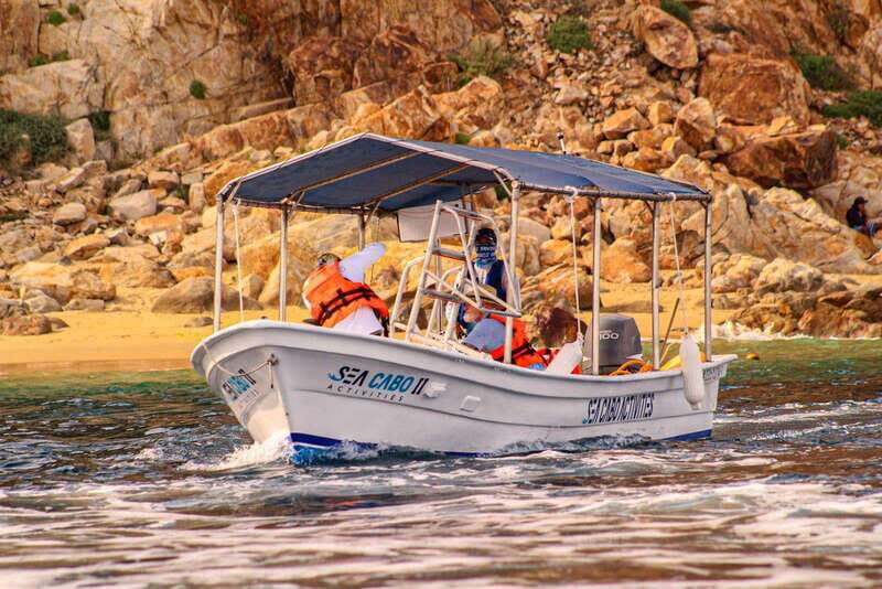 Cabo San Lucas: Tour al Arco en Barco Fondo de Cristal - What’s Included and What’s Not