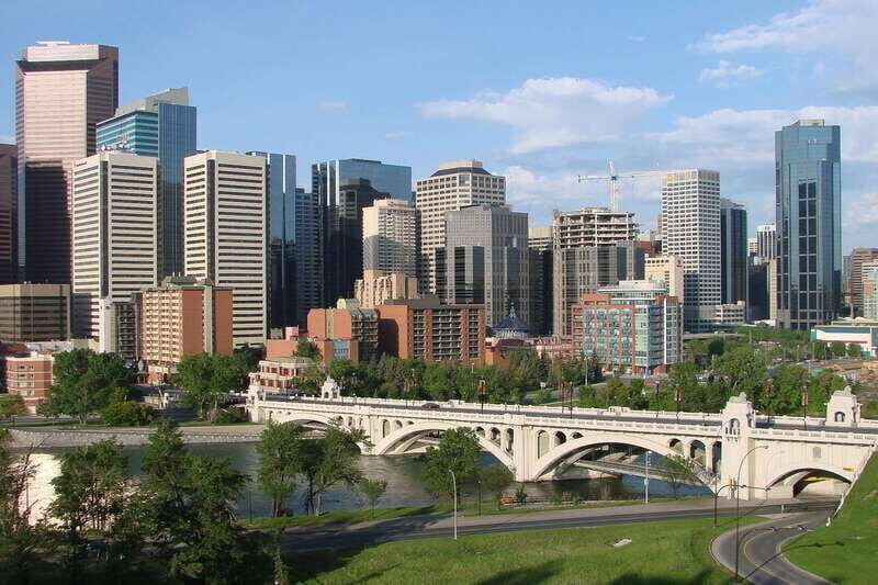 Calgary: 3.5-Hour Bus City Tour with Gasoline Alley Museum - An In-Depth Look at the Tour