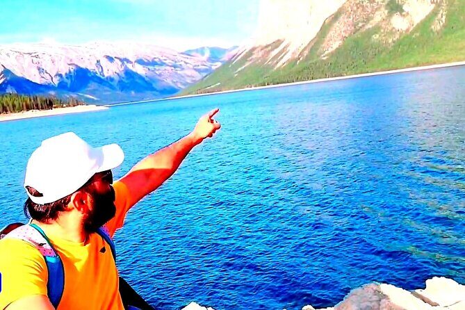 Calgary Airport to Banff and Beyond Transfer Service - Vehicles and Comfort