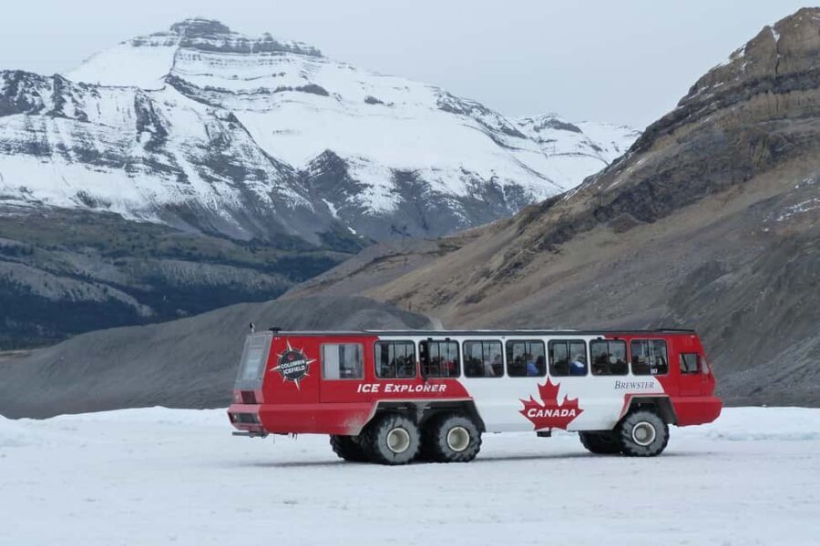 Calgary/Banff: Banff Rockies Day Tour With Lakes & Icefield - Lake Louise: The Crown Jewel