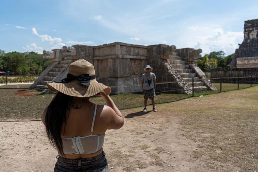 Cancun: Chichen Itza Early Access Guided Tour - Arriving at Chichen Itza: First in Line