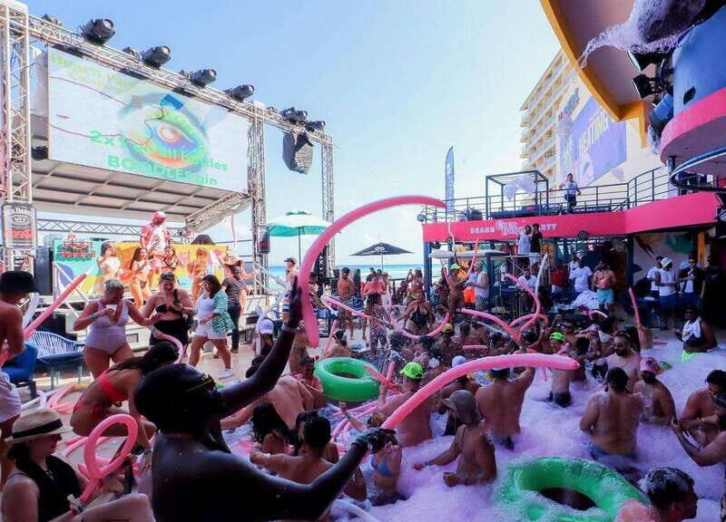 Cancún: Coco Bongo Beach Party Celebrity Package - The Reviews & What They Tell Us