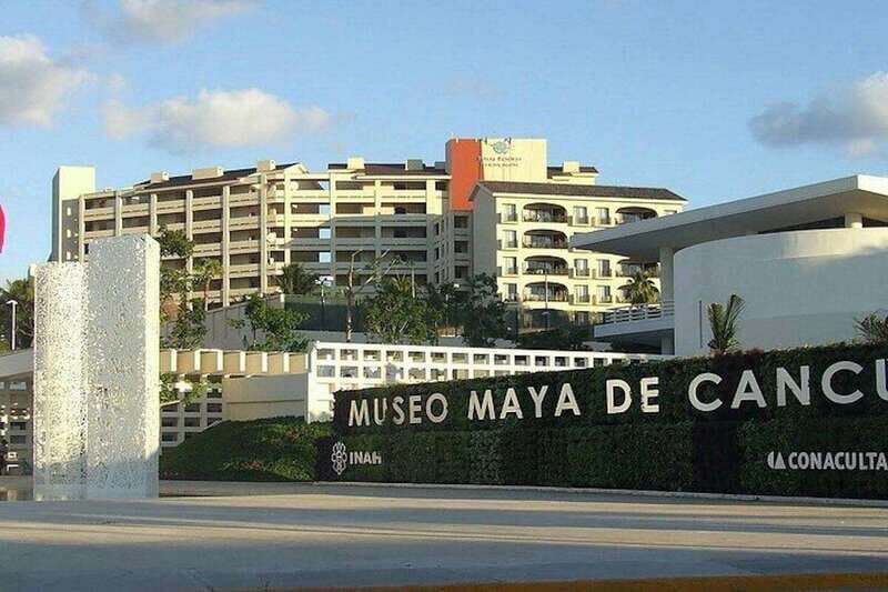 Cancun Guided Sightseeing, Shopping and Tasting Tour - Transportation and Group Size