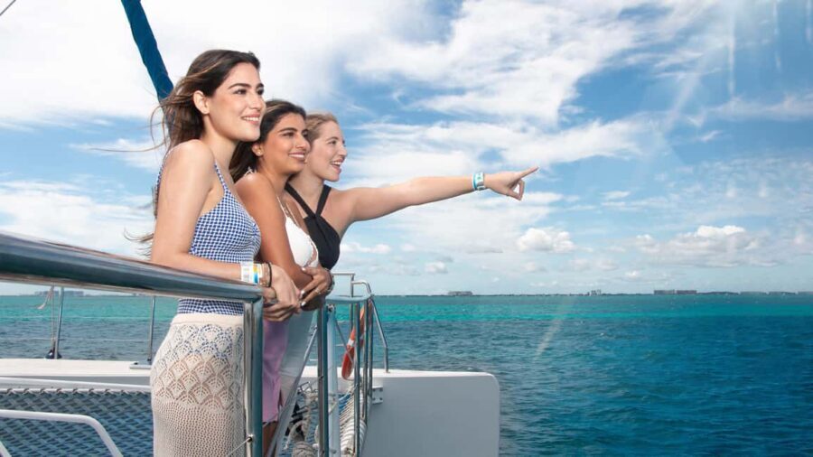 Cancun: Isla Mujeres Catamaran with buffet lunch & open bar - Authentic Experiences and Honest Feedback