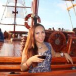 Cancun: Romantic evening in galleon with dinner and open bar - The Experience of a Three-Course Gourmet Dinner