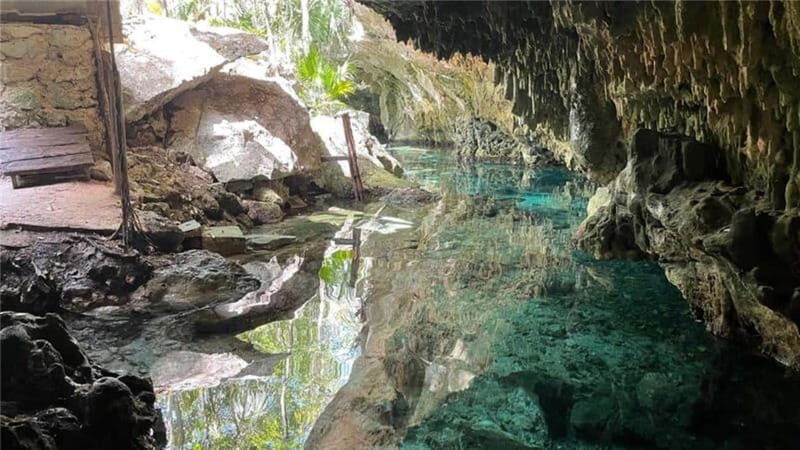 Cancun: Tulum & Cenotes Private Tour - Snorkeling in Sac Actun: A Subterranean Wonder