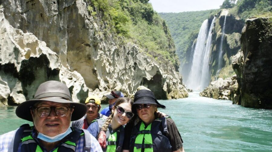 Canoe ride to Tamul waterfall from San Luis Potosí - Highlights Along the Way