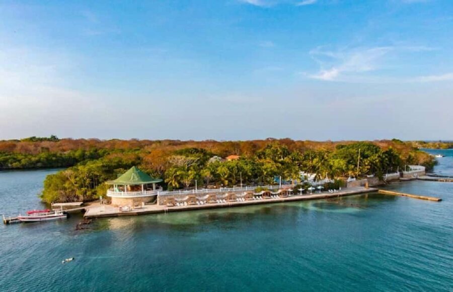 Cartagena: Private Island in Rosario Islands, Open Bar - Food and Drink: A Major Plus