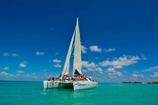 Catamaran Sailing to Isla Mujeres with Snorkeling, Lunch & Open Bar included - What’s Included & What Costs Extra