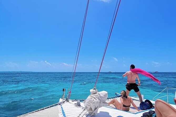 Catamaran to Isla Mujeres, Open bar, buffet, Beach Club Included - Who Will Love This Tour?