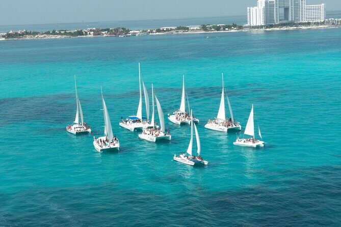 Catamaran to Isla Mujeres Snorkeling, Beach Club and Lunch Tour - Visiting Isla Mujeres’ Historic Center