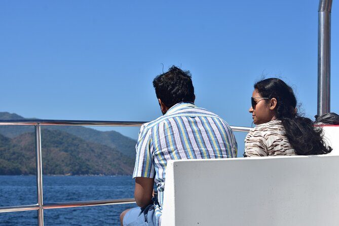 Catamaran Yelapa Beach Tour with Snorkeling, Food and Open Bar - Water Activities and Food: Whats Included