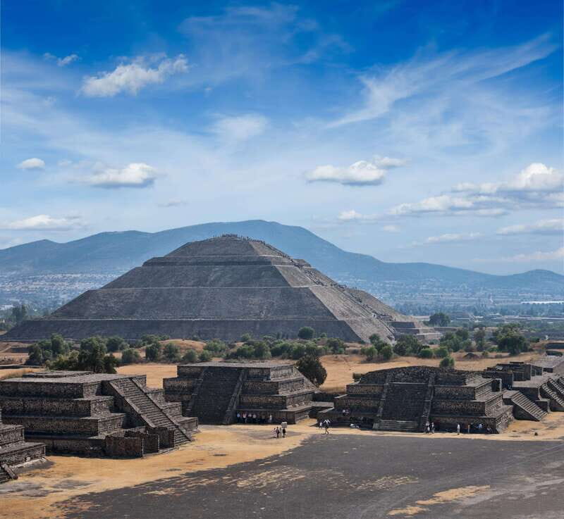 CDMX: enjoy the pyramids of Teotihuacan and the Basilica of Guadalupe - First Stop: Tlatelolco and Pre-Hispanic History