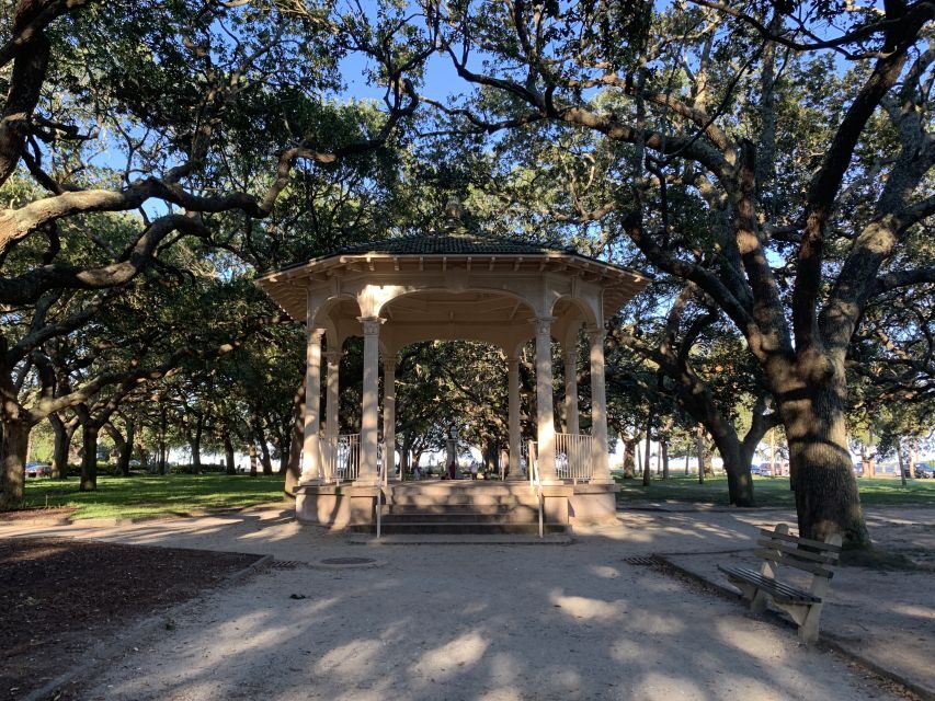 Charleston: Historical Walking Tour with Storytelling - Why the Guide Matters